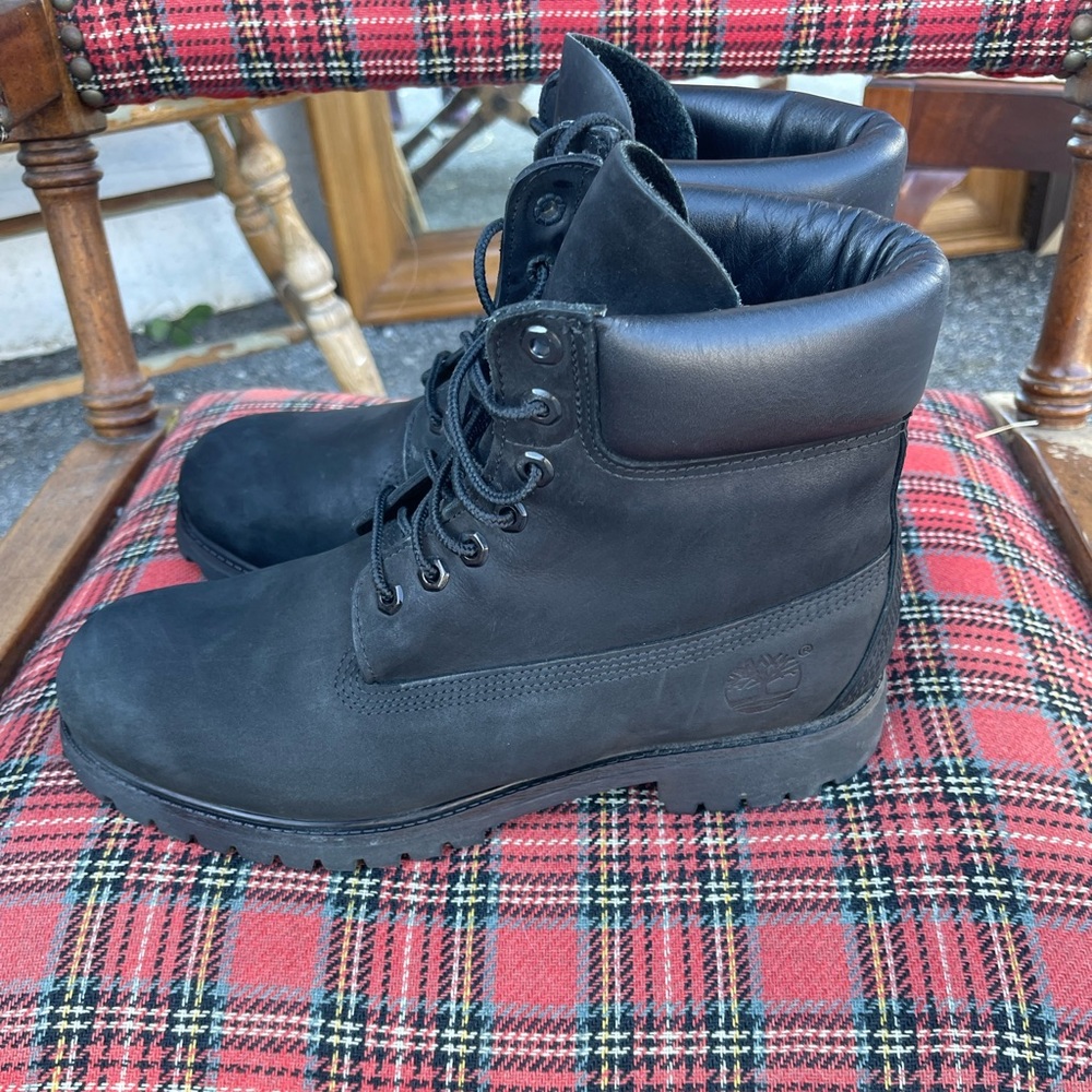 Timberland Black Chalk Suede Boots 10.5 - Gem